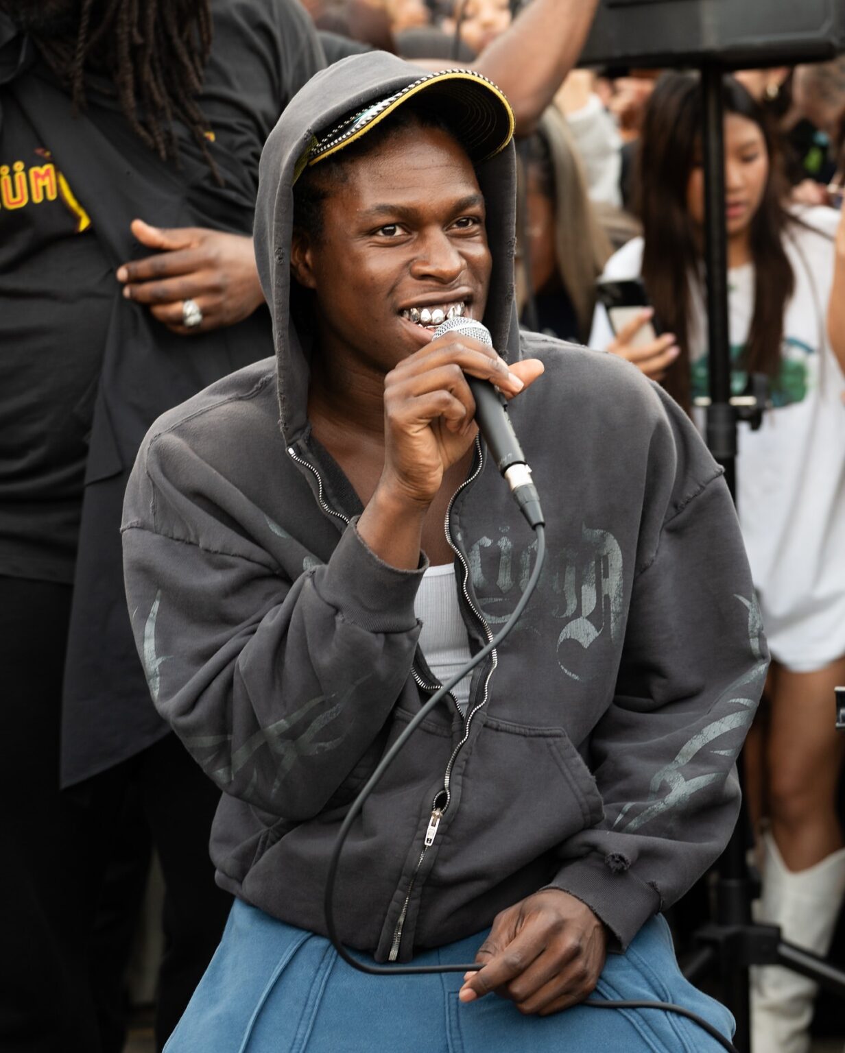 Daniel Caesar and Mustafa The Poet Free Surprise Concert Downtown ...